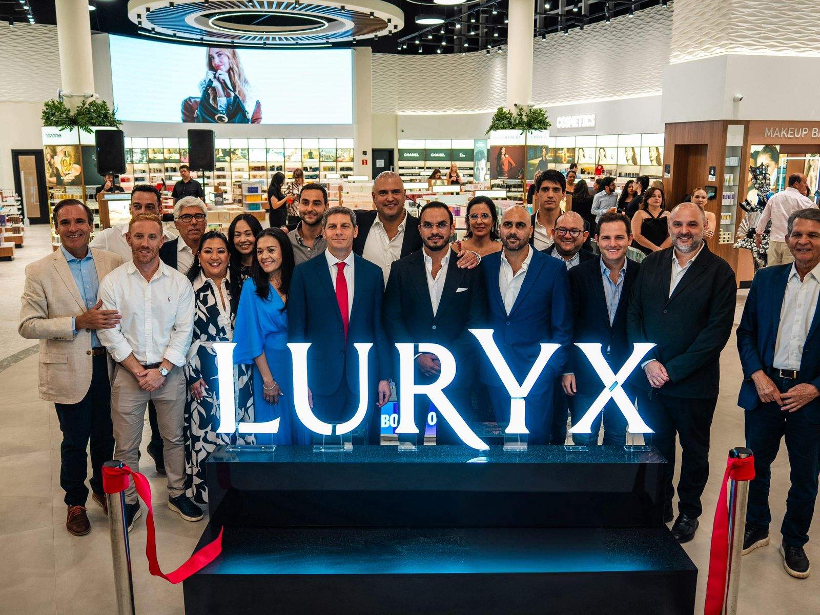 Luryx Duty Free é inaugurada com festa no Complexo Dreams Park Show